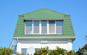 Top 10 Exterior Paint Colors for Green Roofs: Complementary & Stylish ...